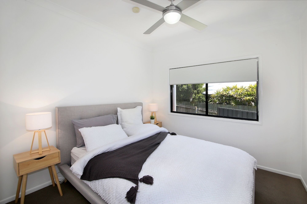 Our Beachside Home Offers The Perfect Mix Of Coastal Charm And Modern Living! - Sunshine Coast Queensland, Australia