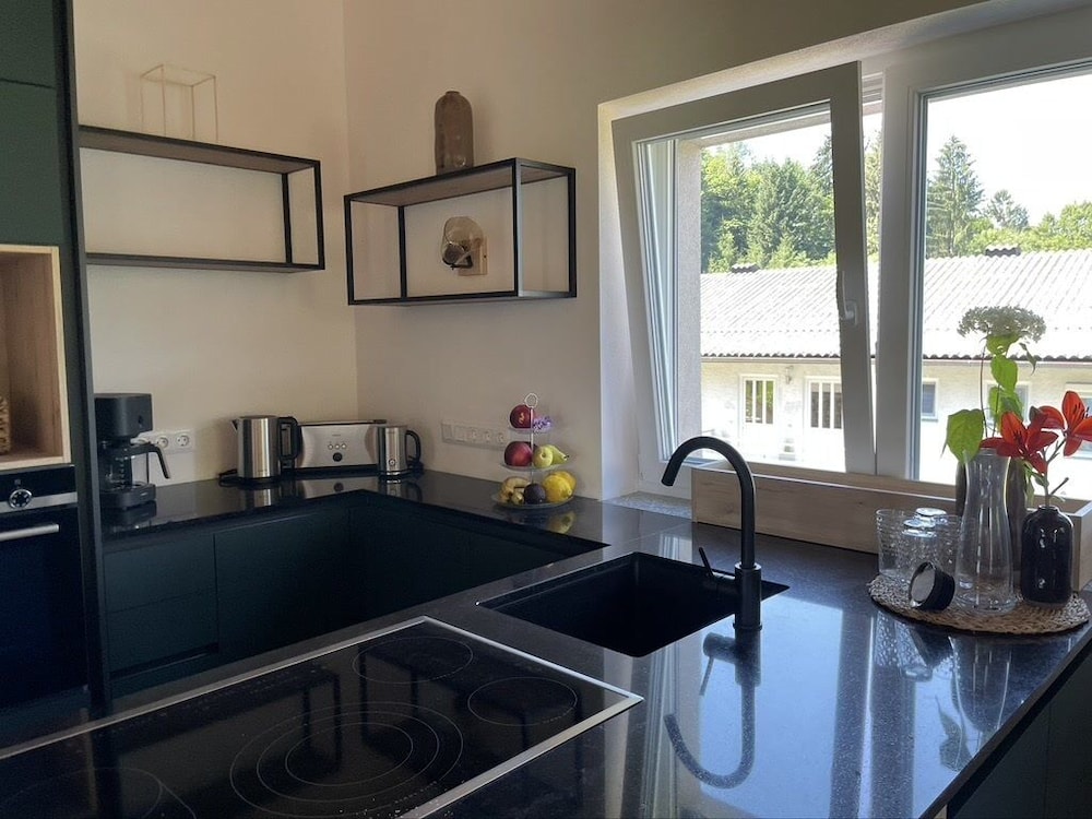 Ferienhaus 'Casa Tapeo' Mit Blick Auf Den See, Gemeinschaftspool Und Wlan - Wörthersee
