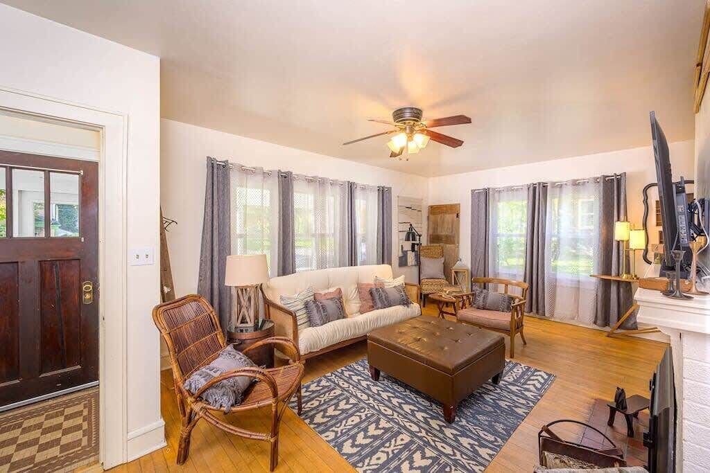 -Downtown Luxury At Lawrence - Appleton, WI