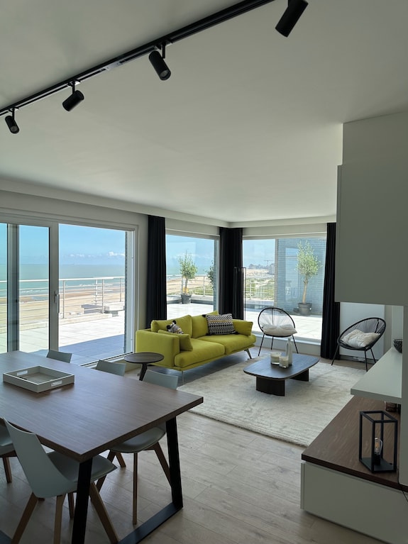 Superb Seafront Penthouse 90 M2 And 90 M2 Terrace 2 Garages <<<2 Bedrooms 2 Bathrooms - Bruges