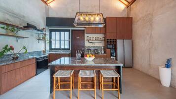 Cooktop, panela elétrica de arroz, talheres/pratos/utensílios de cozinha