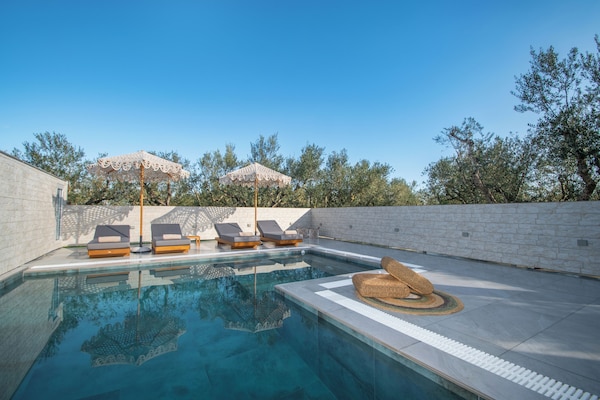 Camelia Luxury Suites - Private Pool & Jaccuzi - Zante