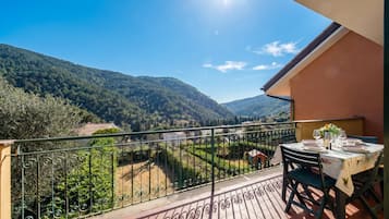 Apartamento Standard, vários quartos (Peaceful Apartment In Deiva Marina) | Refeições ao ar livre