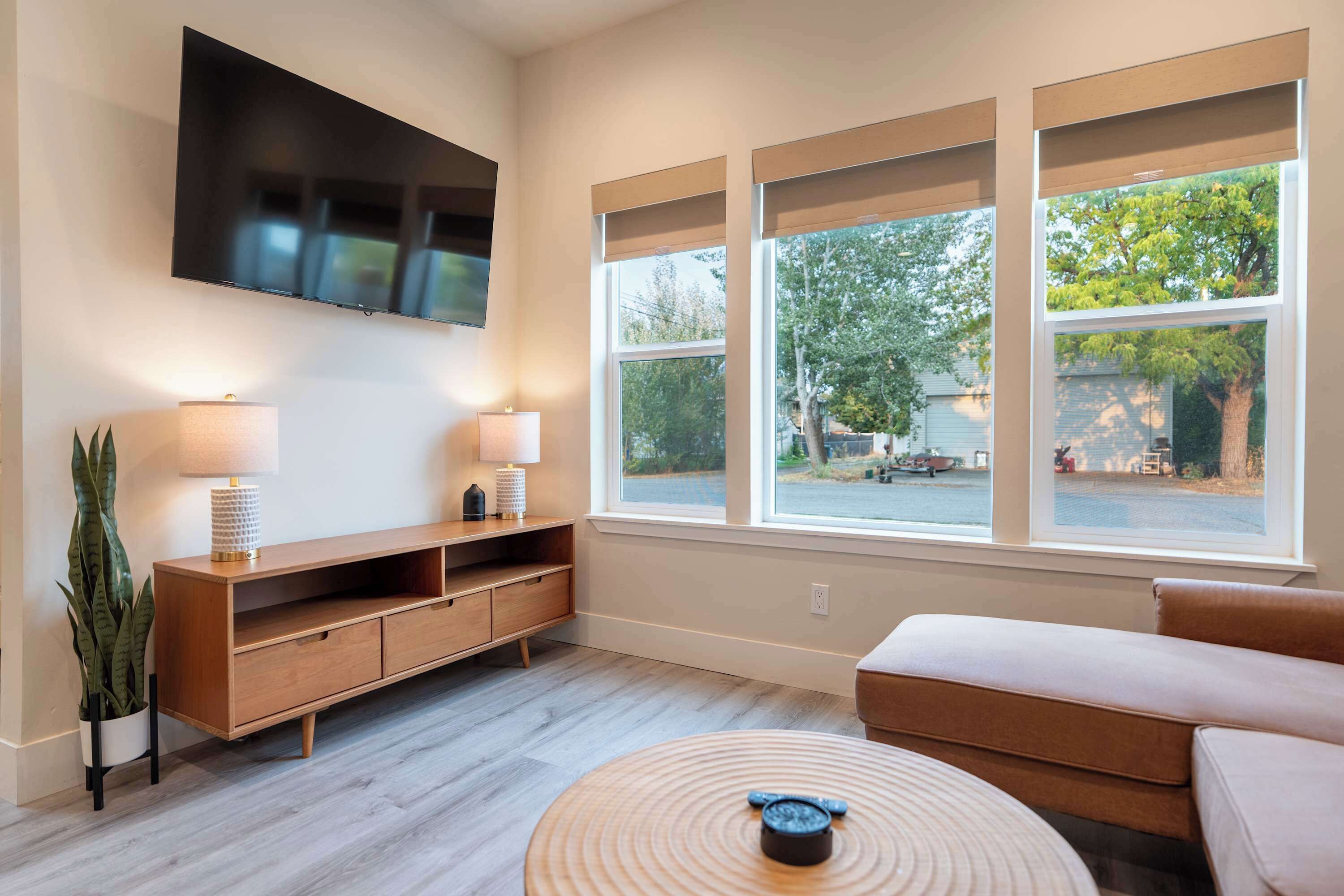 Modern Retreat | Game Room, Breweries & Fun - Post Falls, ID