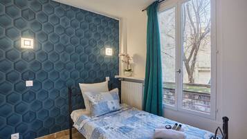 Quarto Individual (Douche privée) | Wi-fi grátis, roupa de cama fornecida