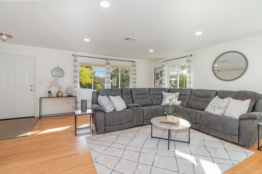 Hershey's Hideaway: A Tranquil Retreat On The Hill - 허시