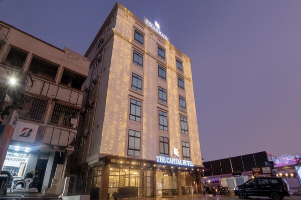 Monday Hotels - Swarna's The Capital - Vijayawada