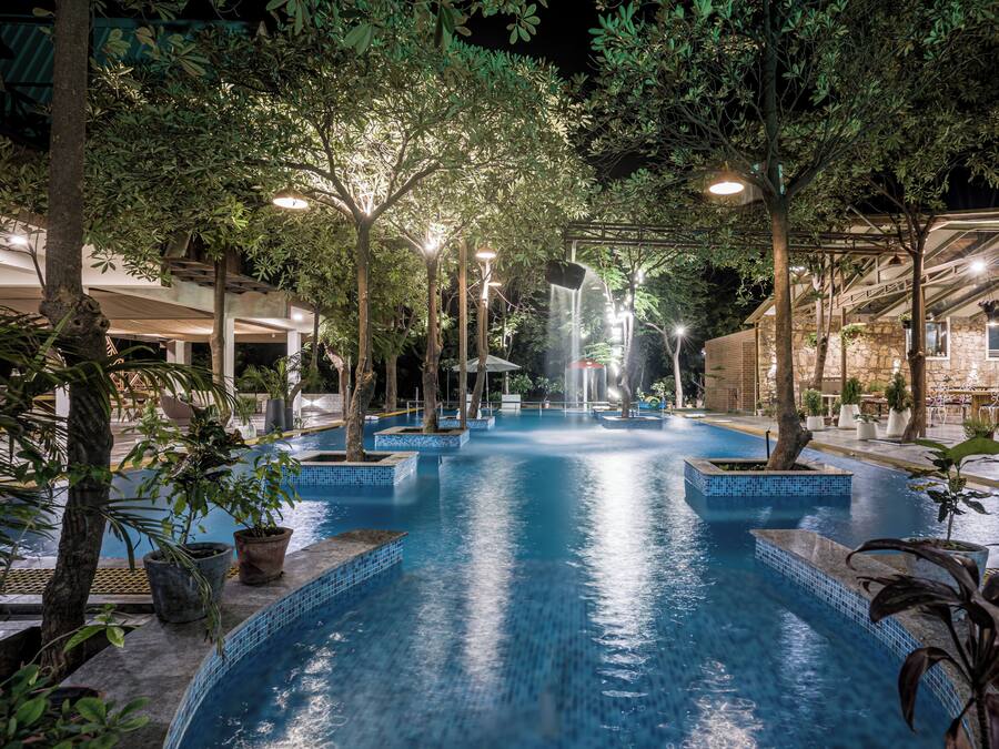 2 piscinas exteriores