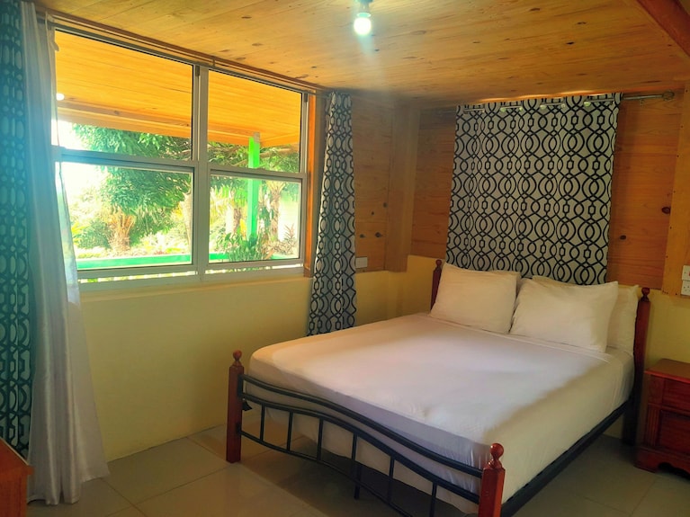 Pinard's Mountain Resort -Double Cottage 9 - Dominica