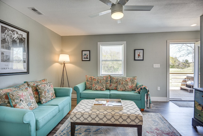 Kitty Hawk Apartment W/ Hot Tub - 1 Mi To Beach! - Duck