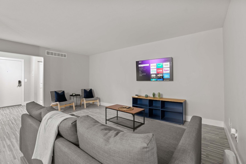 The Ultimate Rochester Getaway Cozy & Inviting - Sterling Heights, MI