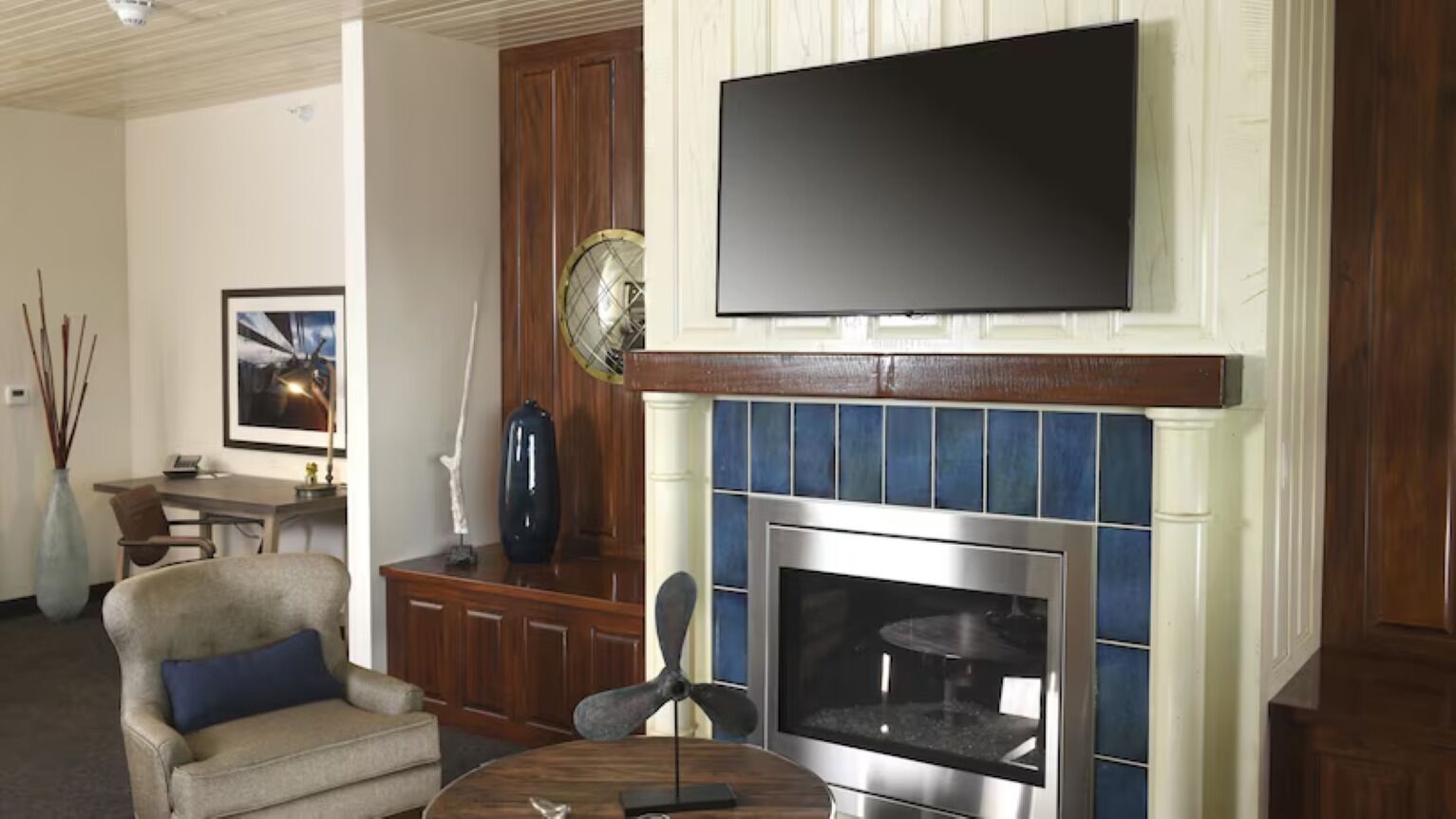 Theme Suite, Stoney Creek Tulsa, Whirlpool, Living Area | 2 Units - Broken Arrow