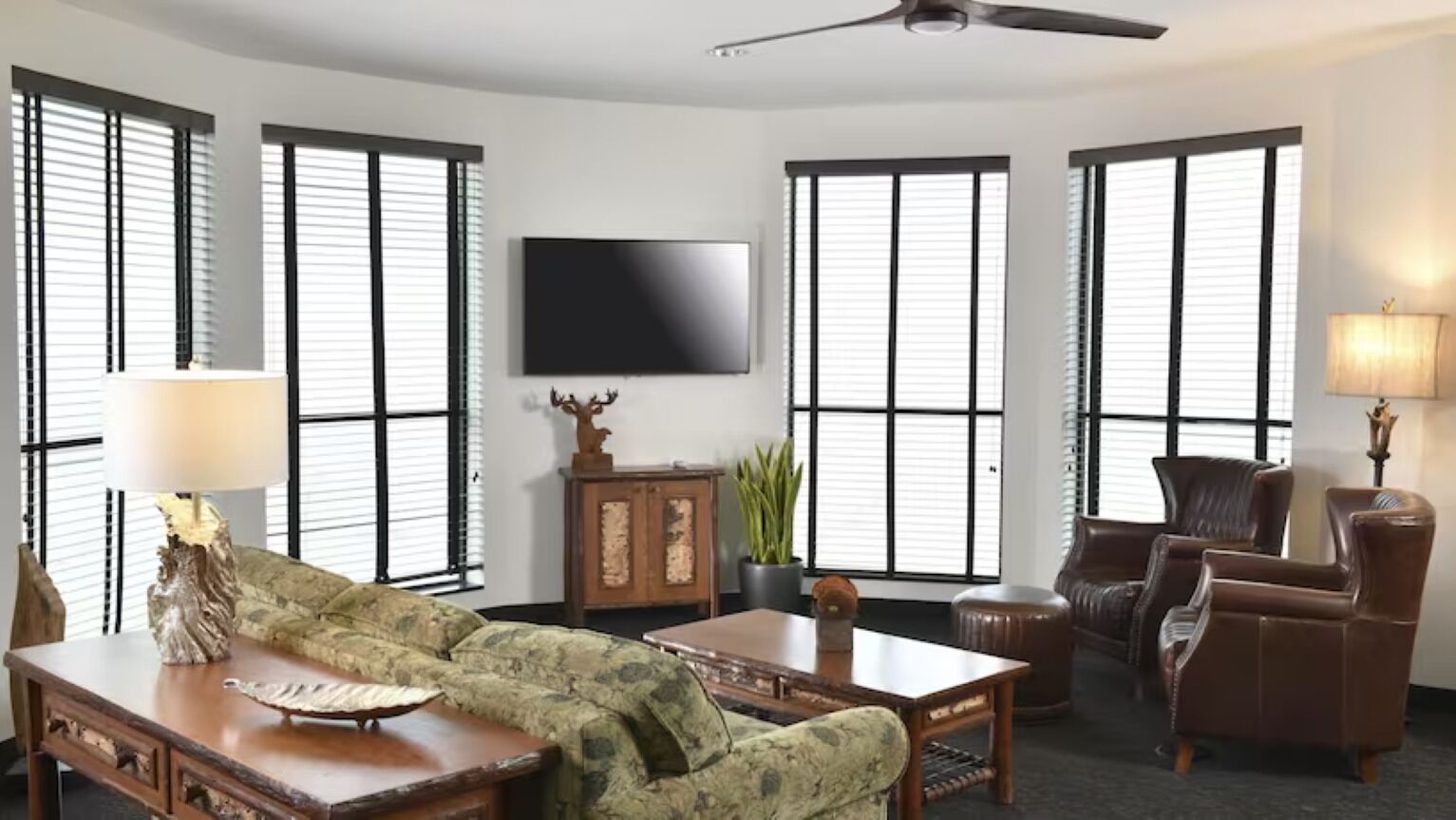 Junior Theme Suite W/ Whirlpool, Living Area, Stoney Creek Tulsa, Pool - Broken Arrow, OK