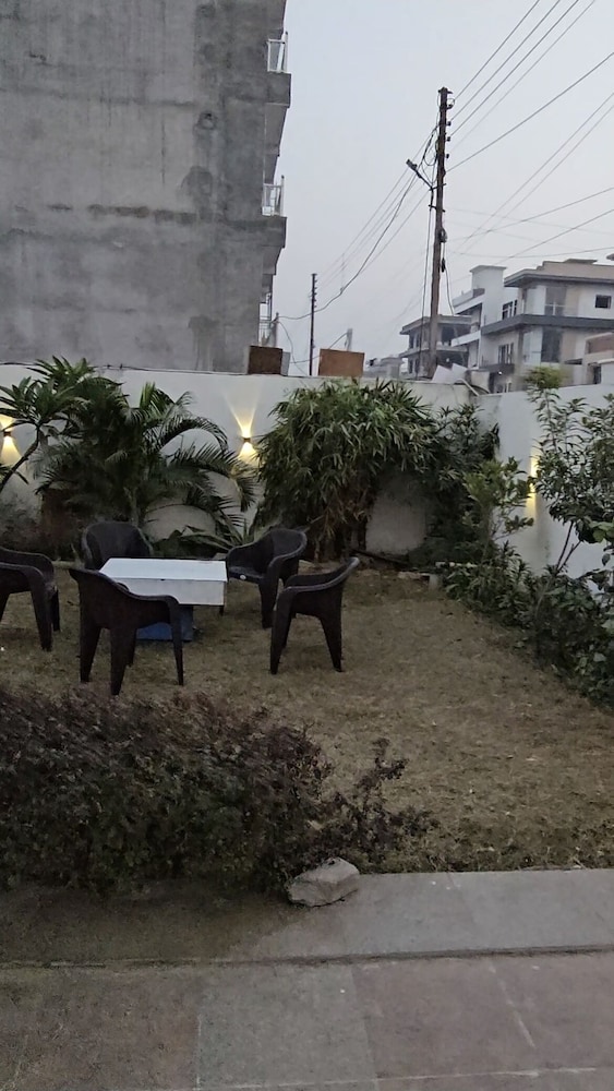 Bunk House Villa - Ghaziabad