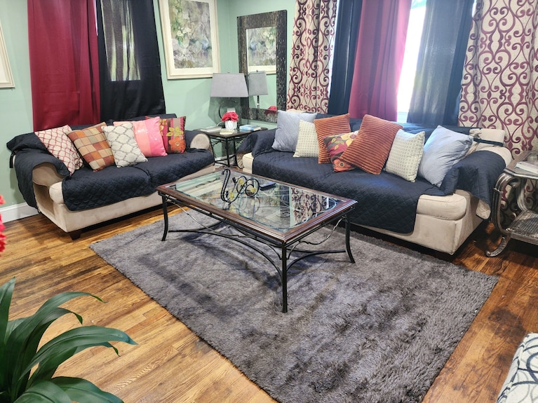 Spacious Home Away From Home - Hartford, CT