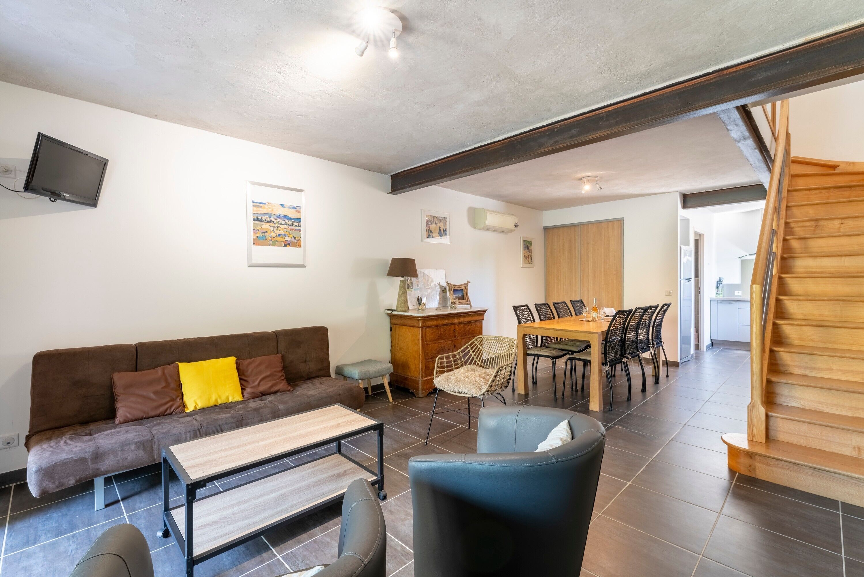 Maison De Vacances 'Le Gîte De Tante Berthe' Avec Vue Sur La Montagne, Piscine Privée Et Wi-fi - Orange