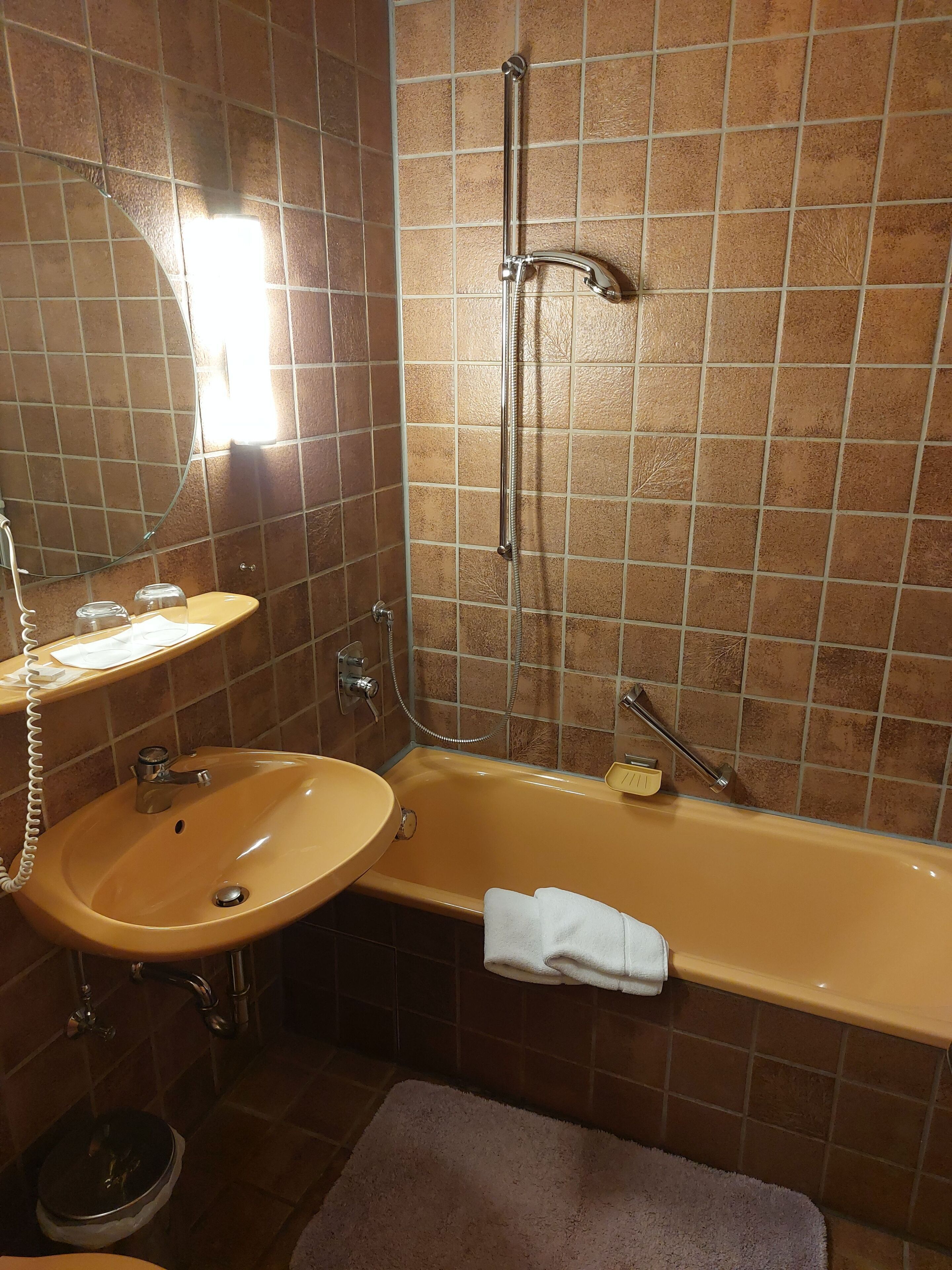 Standardzimmer Doppelbett Nr. 4 - Goldner Engel, Restaurant - Hotel - Metzgerei - Bavaria