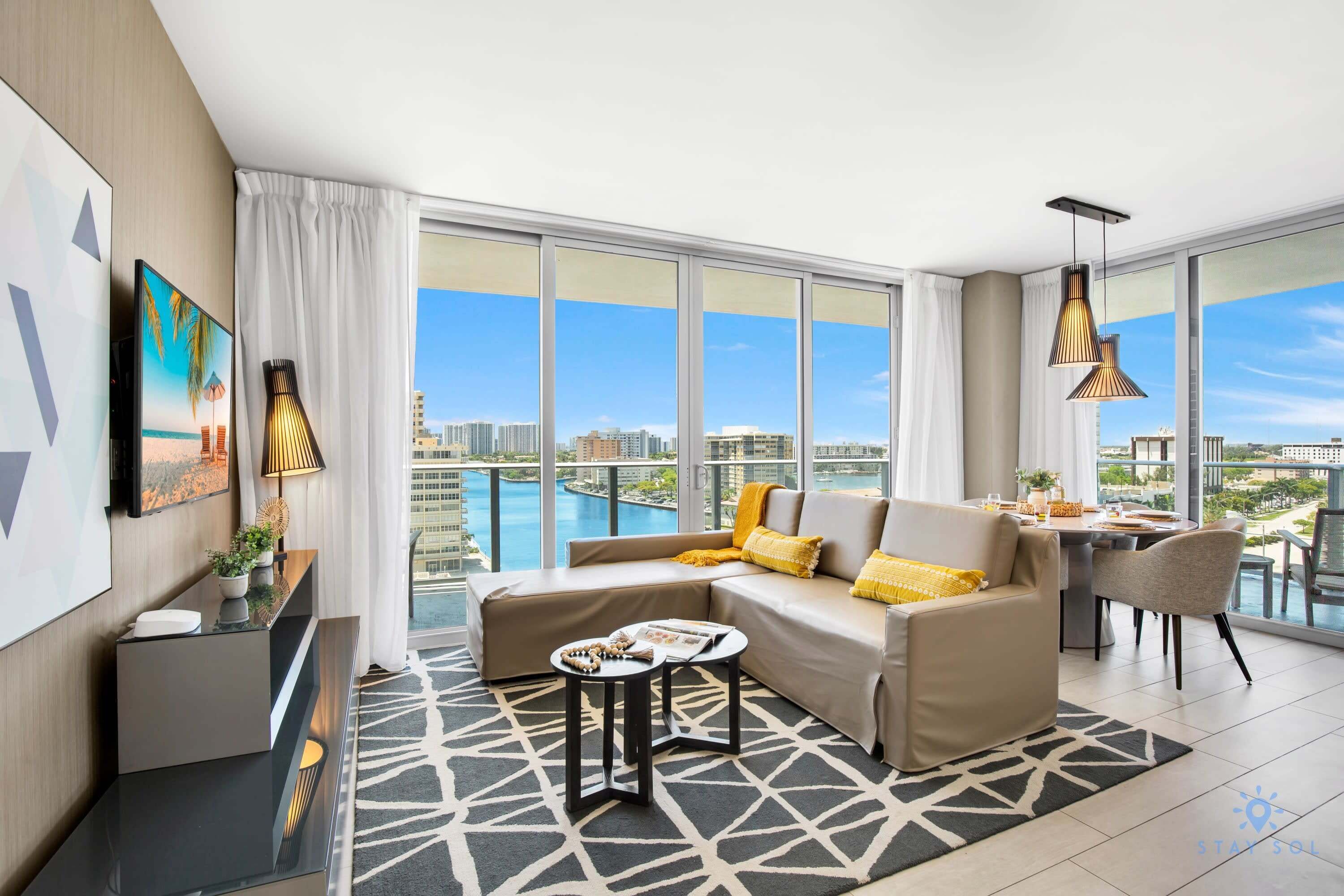 Luxury| Balcony Front Intercostal|amazing Pools - Hollywood, FL