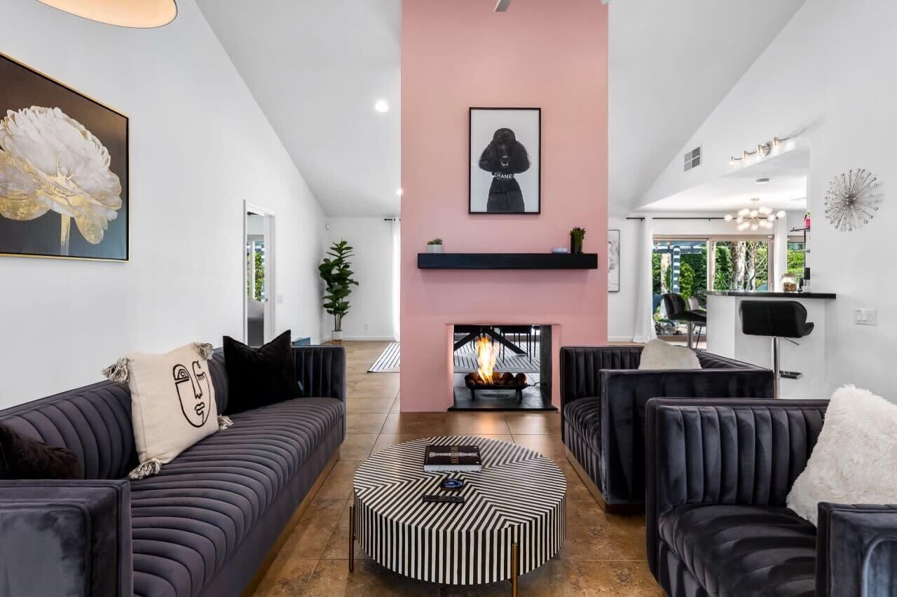 Stylish Palm Springs Home With Pool & Sauna - Palm Springs, CA