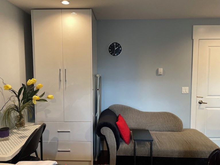 Valley Studio Private Suite - Abbotsford