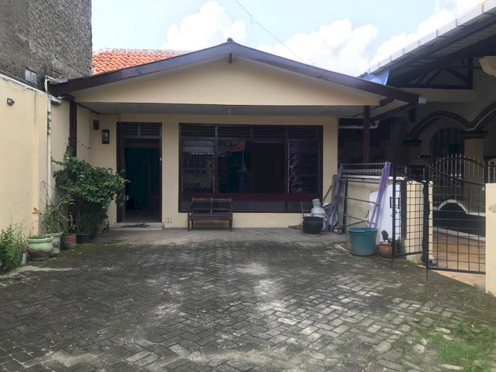 Oyo 93864 Wisma Gading Syariah - Pemalang