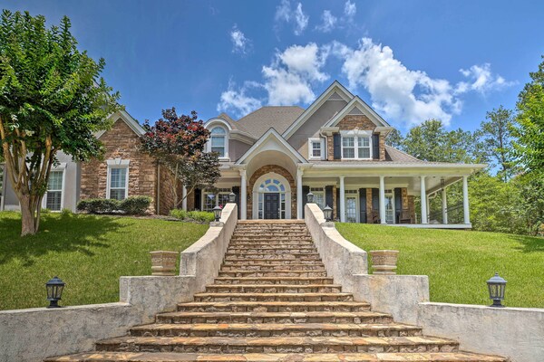 Secluded Acworth Mansion W/ Pool + Game Room! - Jones Lake, Dallas