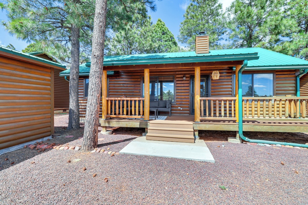 Near Lakes & Trails: Pet-friendly Cabin In Arizona - Arizona