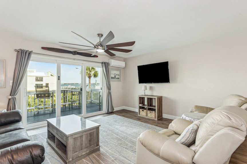 Charming 2/2 Townhome Steps From Navarre Beach Ideal For Family Getaways! - 나바르 비치