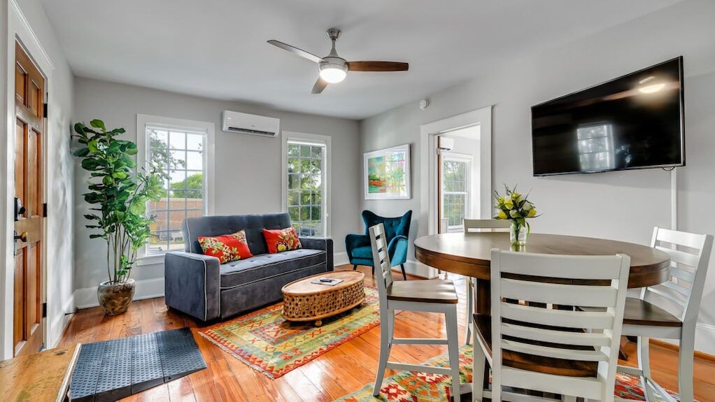 20% Off Feb! Buchanan Ste, Downtown Marble Fall - Lake Travis