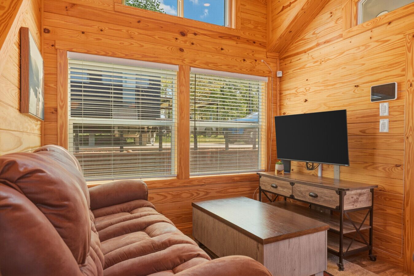 Lake Front Cottage Paradise! - Mount Pleasant, TX