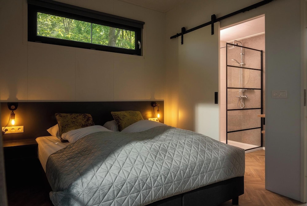 Group Accommodation [7x Happy Oak Lodge 28p] - Wierden
