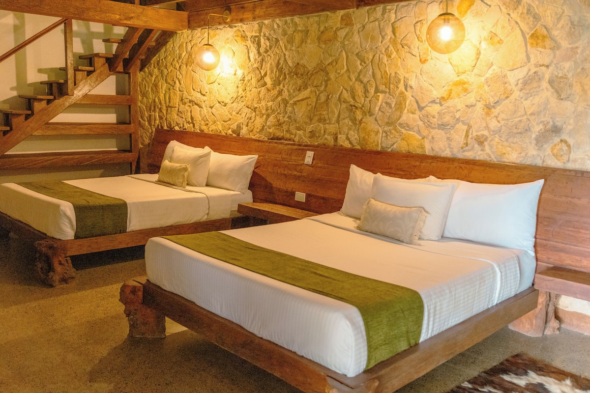 Quarto Familiar | Roupa de alta qualidade, edredões de penas, com decoração personalizada