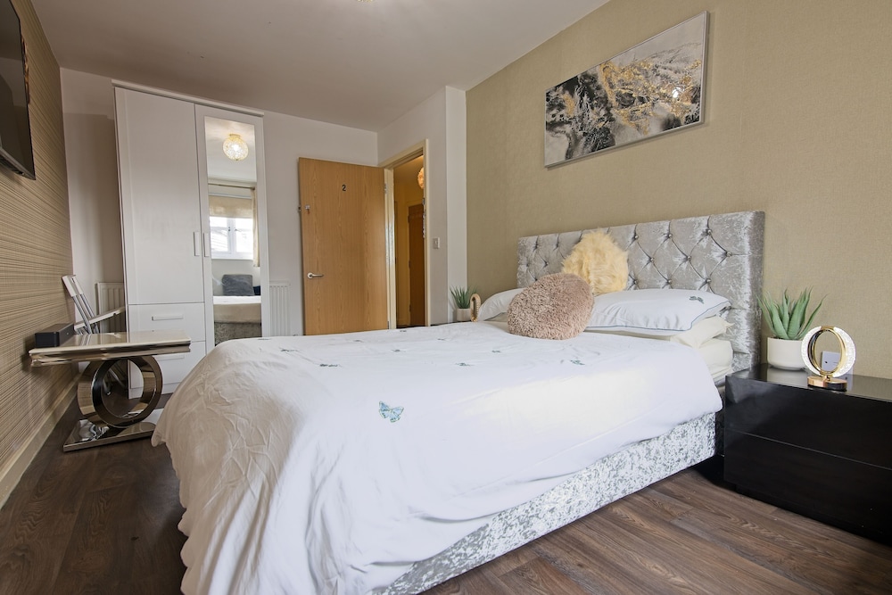 2 Bed Apt - Free Parking - Close To City Centre - Cheshire