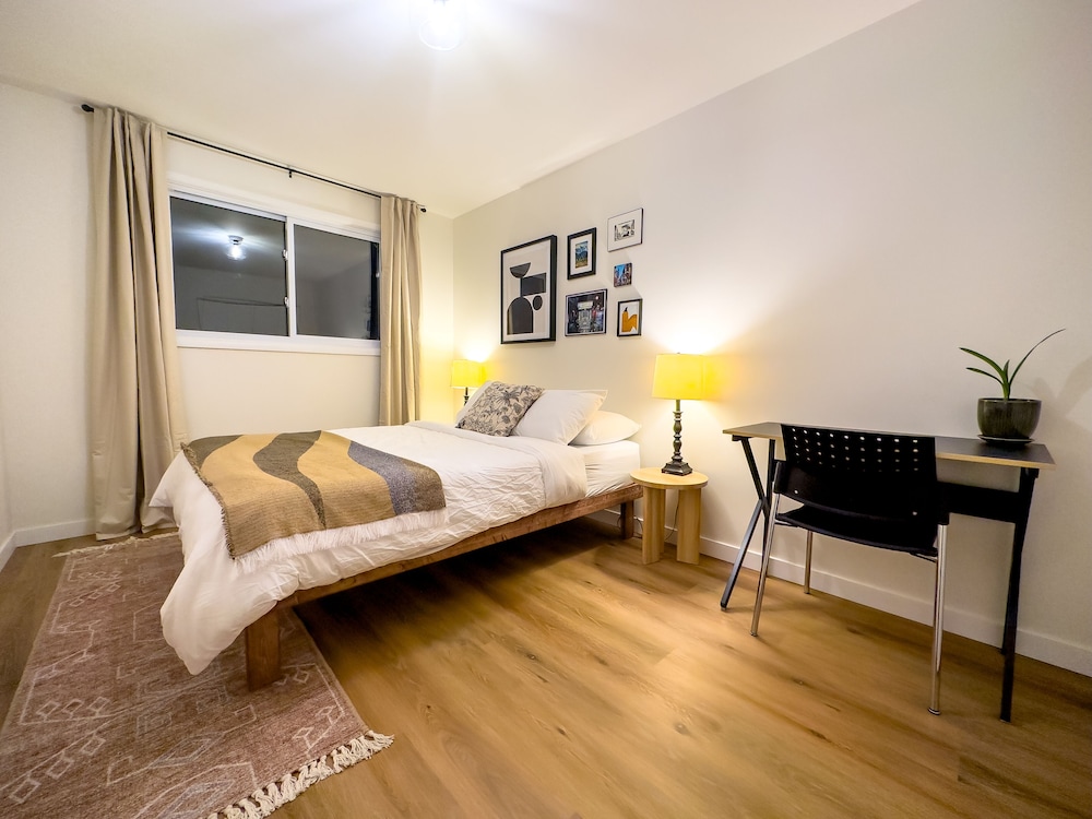 Stylish Luxury In Central Location - Family Friendly! - Thunder Bay