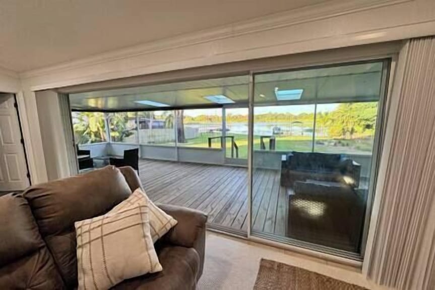 Lakefront Home W/ Swim Spa & Sunset Views - Lake Placid, FL