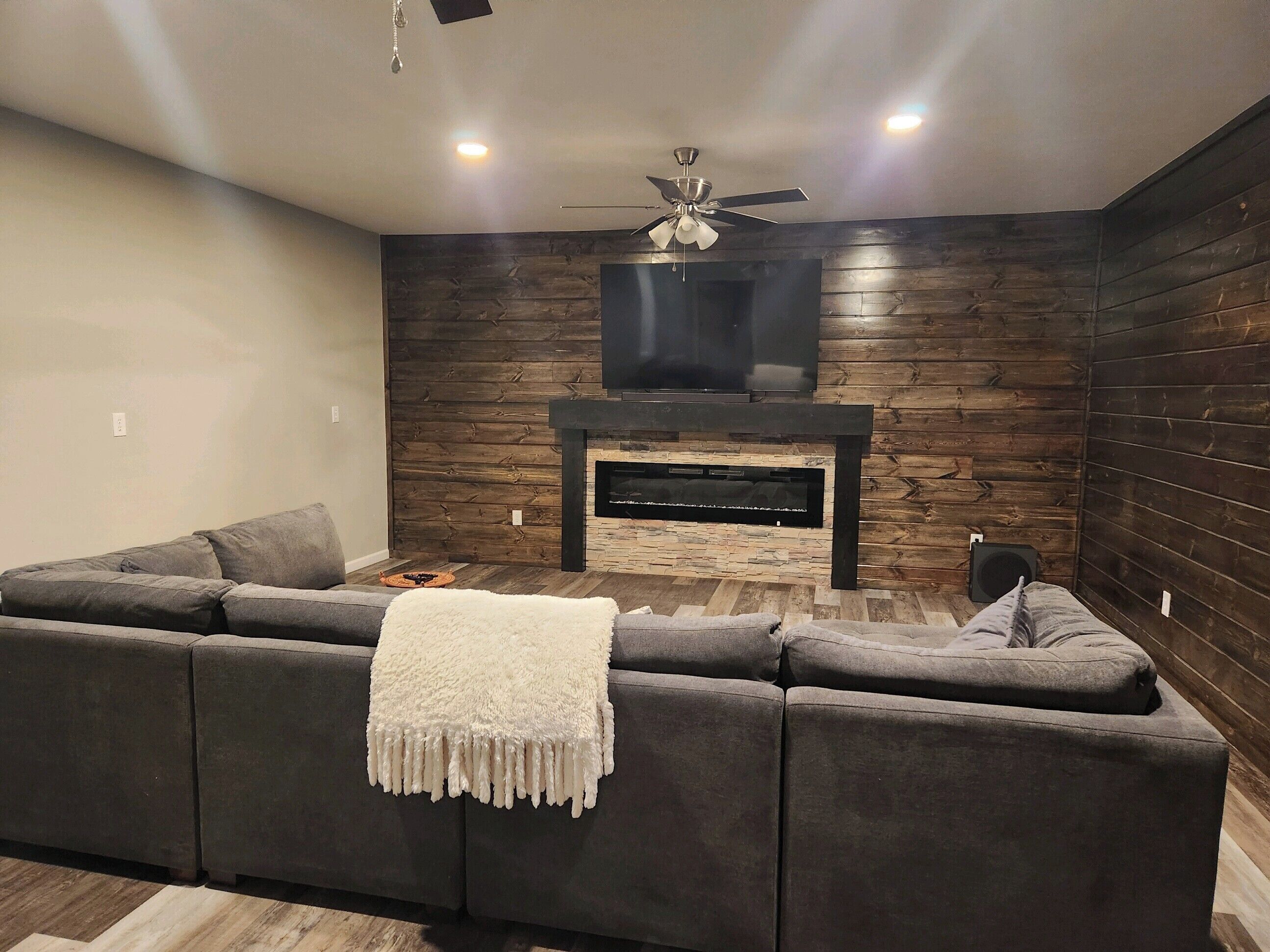 3-bedroom Home In Golden Mo. With Ac, Wifi. Nice Yard.close To Lake & Boat Ramp - Emerald Beach, MO