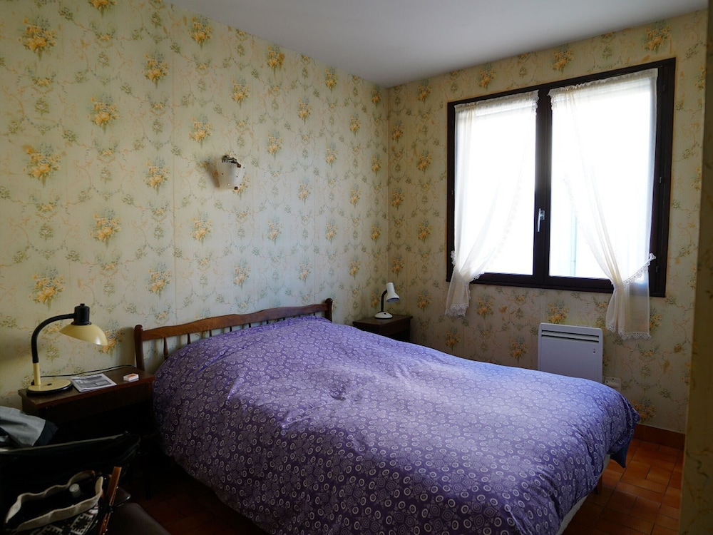 Detached Chalet For 6-7 People With Bbq, Terrace, Parking, Pets Allowed In Gruissan - Aude