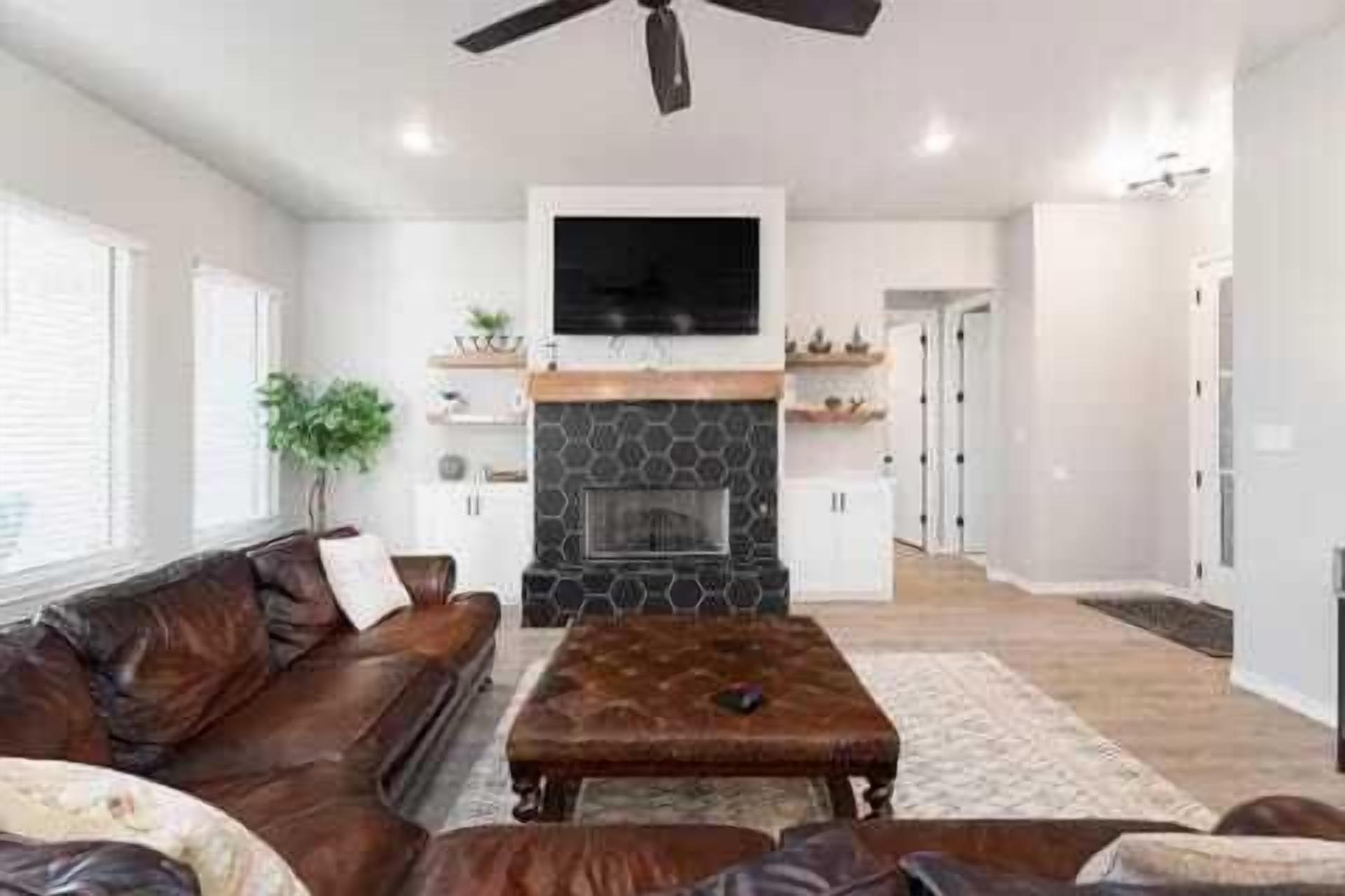 Modern Uptown - 4br 2ba - New Construction - Lubbock, TX