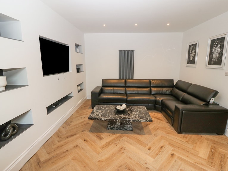 Park View, Pet Friendly, Country Holiday Cottage In Llandudno - Rhos on Sea