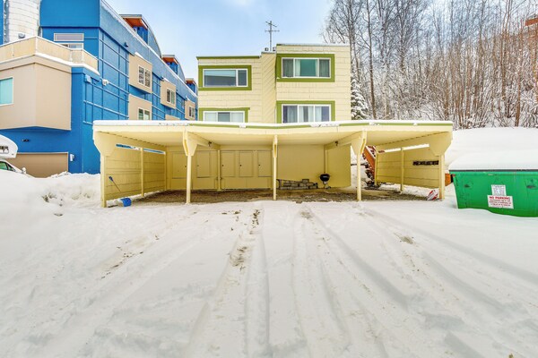 Near Hiking: Cozy Anchorage Retreat W/ Fireplace! - Alaska