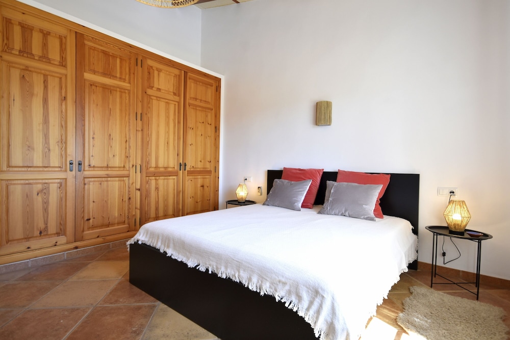 Finca Reina De La Isla Bei Felanitx, Wenige Autominuten Vom Strand! - Manacor