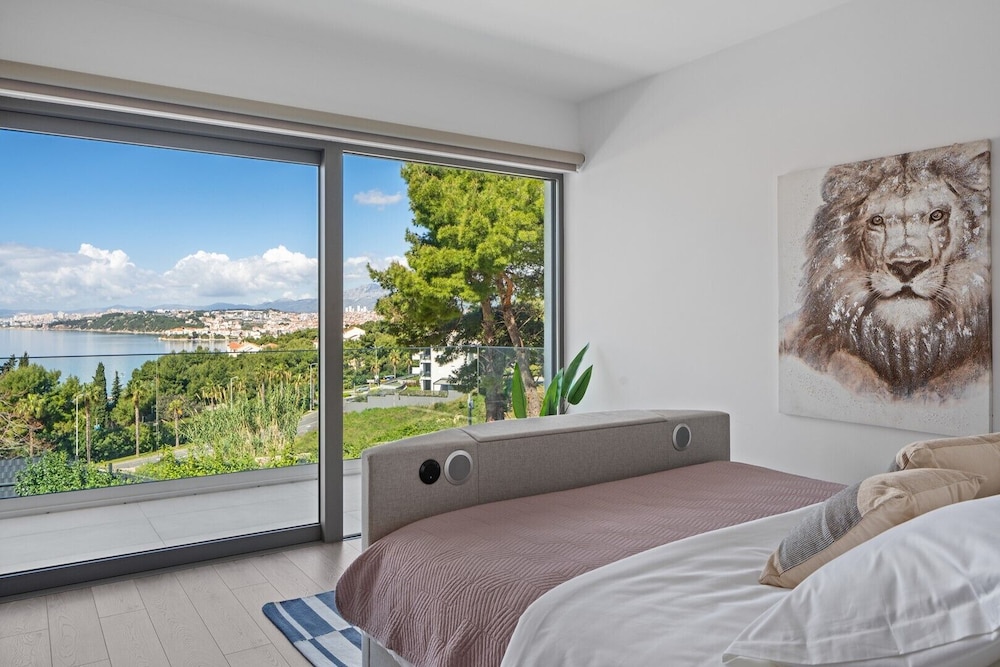 New Stylish 5-bedroom Villa Aride With Pool, Sea Views - Podstrana