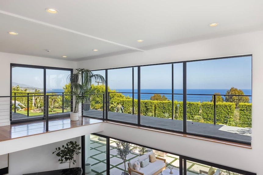 Malibu Luxury 4 Br Home W Pool And Ocean Views - Malibu, CA