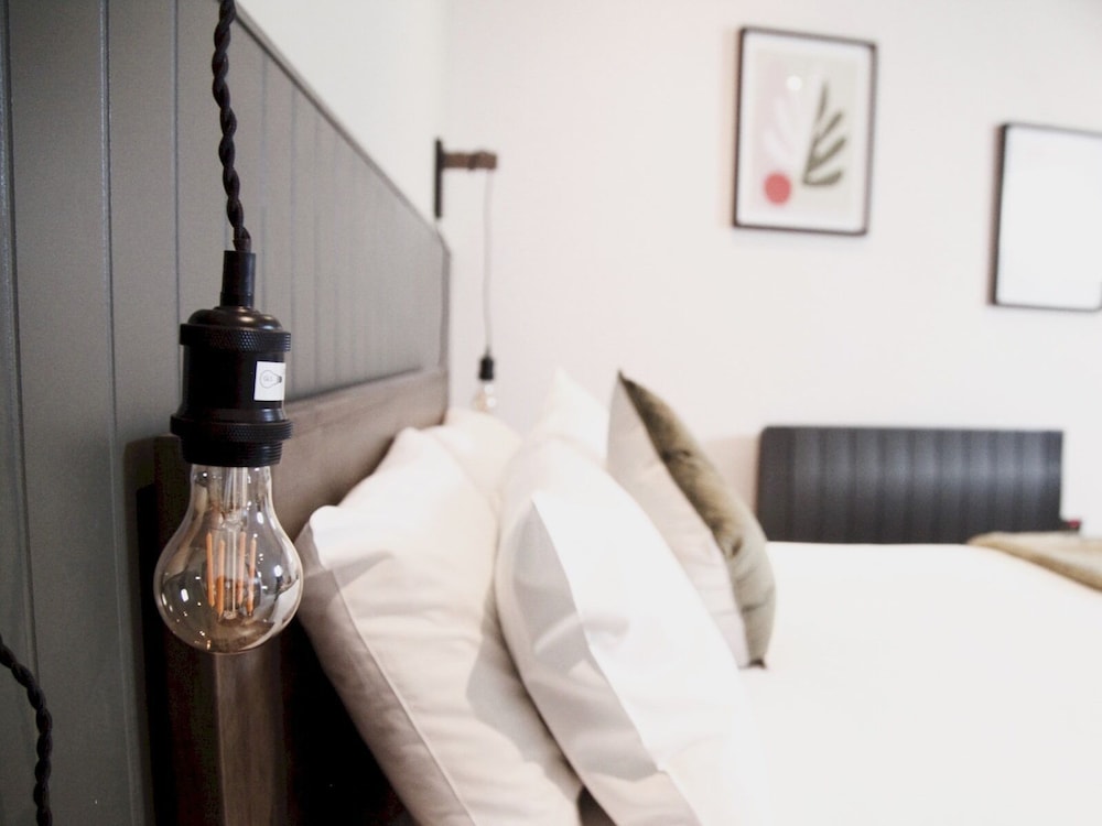 Apartment 1 Old Conservative Club In Historic Town | Pass The Keys - Anglesey