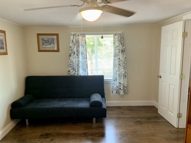 Two Bedroom Cabin, Private Lake, Pet Friendly - Hot Springs, SD