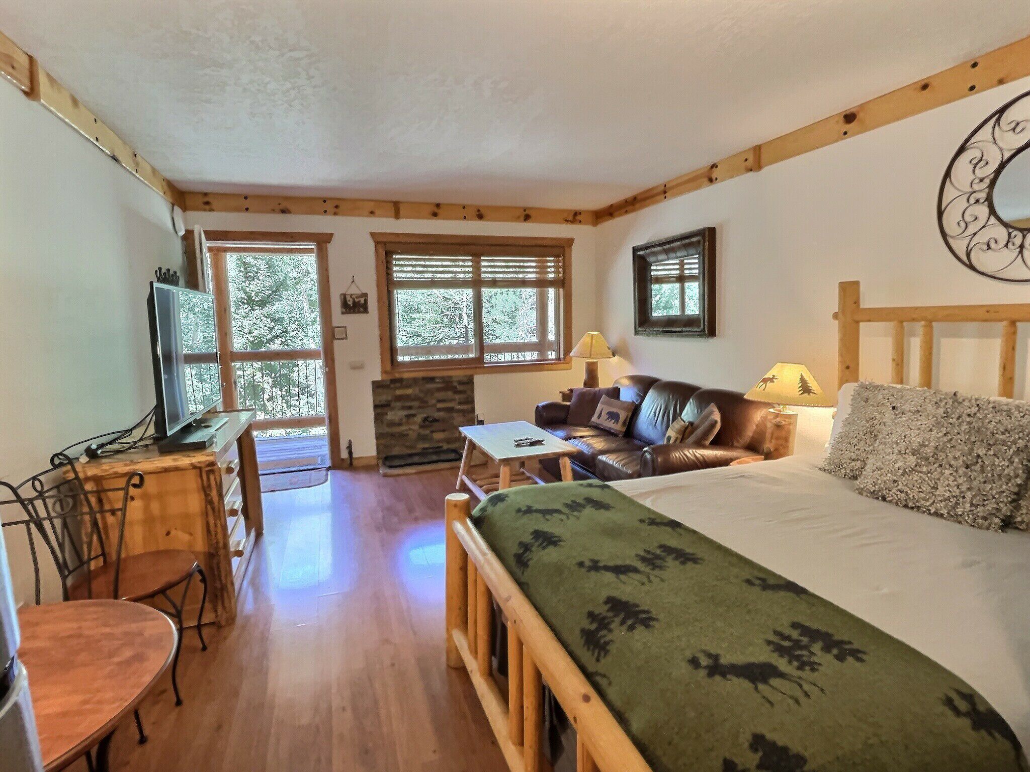 Cozy Cabin On The Slopes - Taos Ski Valley