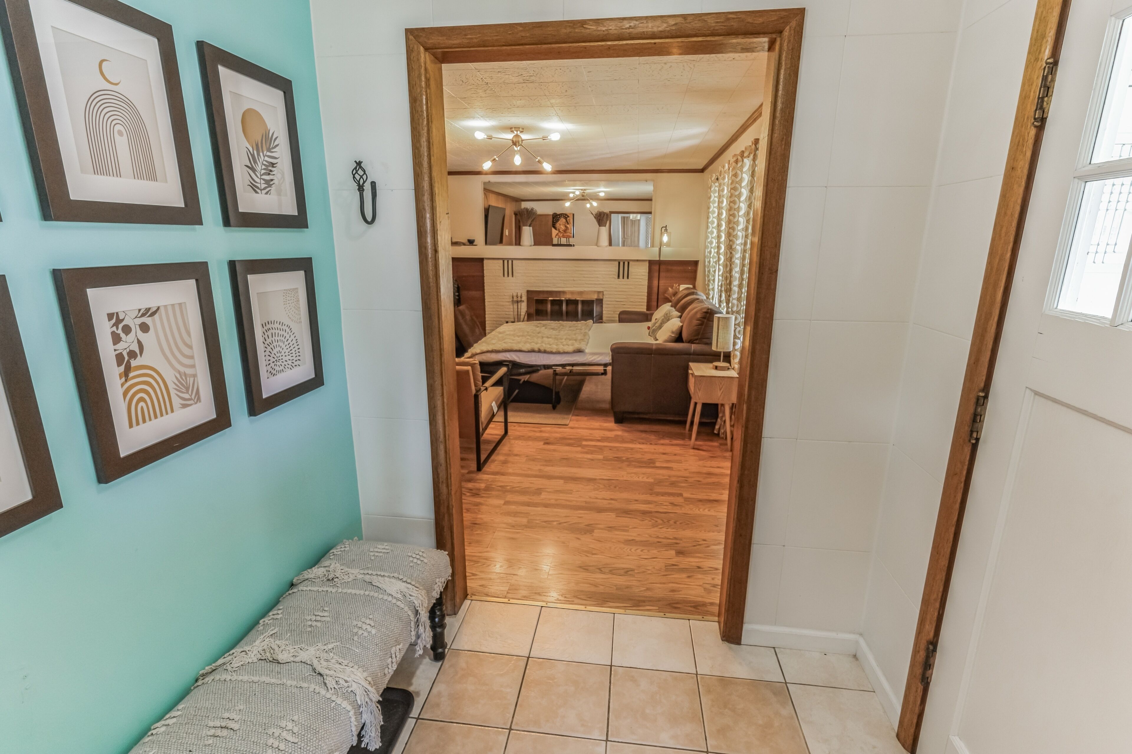 Parkstrip Place, Pet Friendly Downtown Home By Redawning - Anchorage, AK