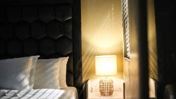 Estúdio Deluxe | Roupa de alta qualidade, camas de colchão viscoelástico, minibar