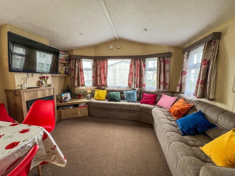 Dog Friendly 8 Berth Caravan At Dovercourt Holiday Park In Essex Ref 44504p - Harwich