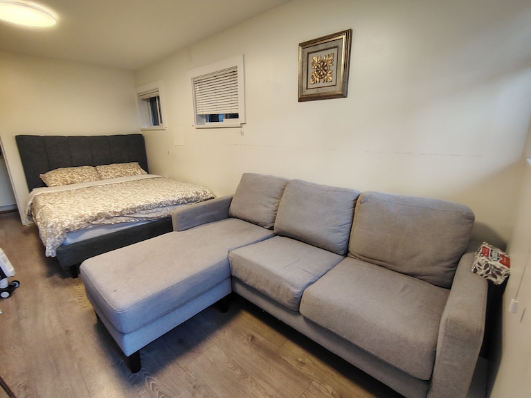 Bright Independent Guest Suite|quiet, Central,steps To Nature - North Vancouver